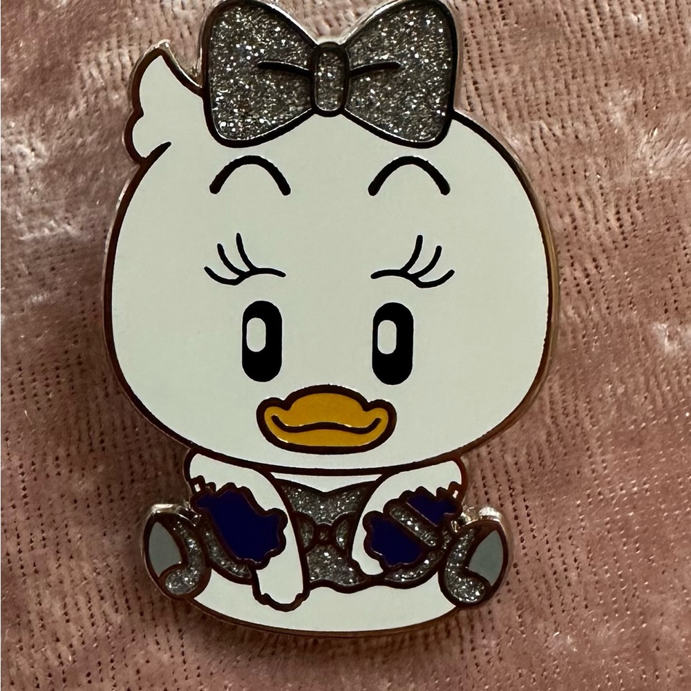 Disney Adorbs Daisy Pin, Limited Edition 400, D23 Dai… - Gem